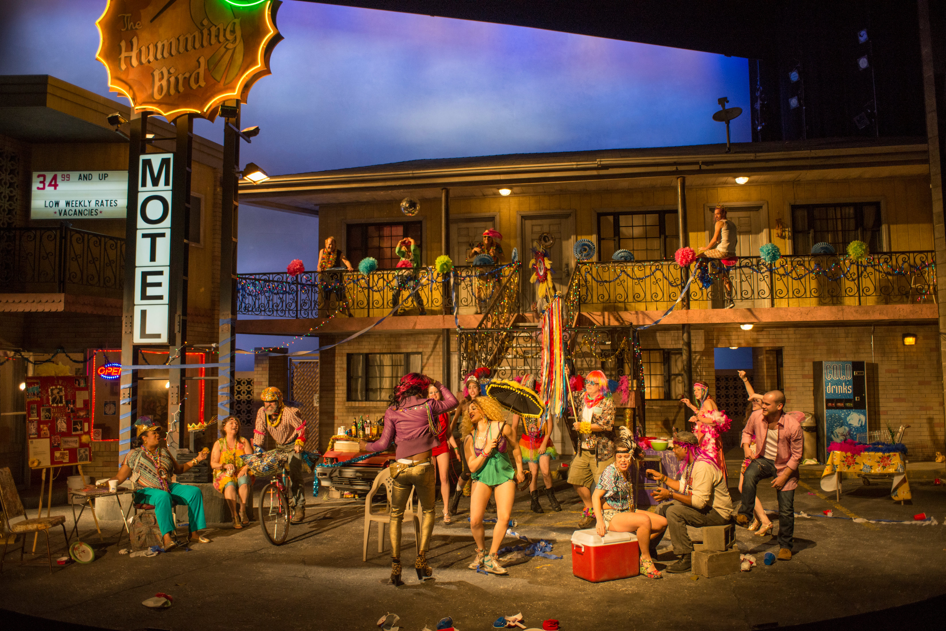 Chicago Theater Review: AIRLINE HIGHWAY (Steppenwolf) - Stage and Cinema