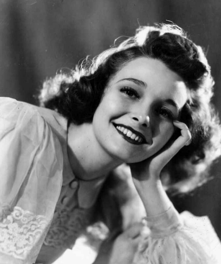 Book Review: PATRICIA NEAL: AN UNQUIET LIFE (Stephen Miller Shearer ...
